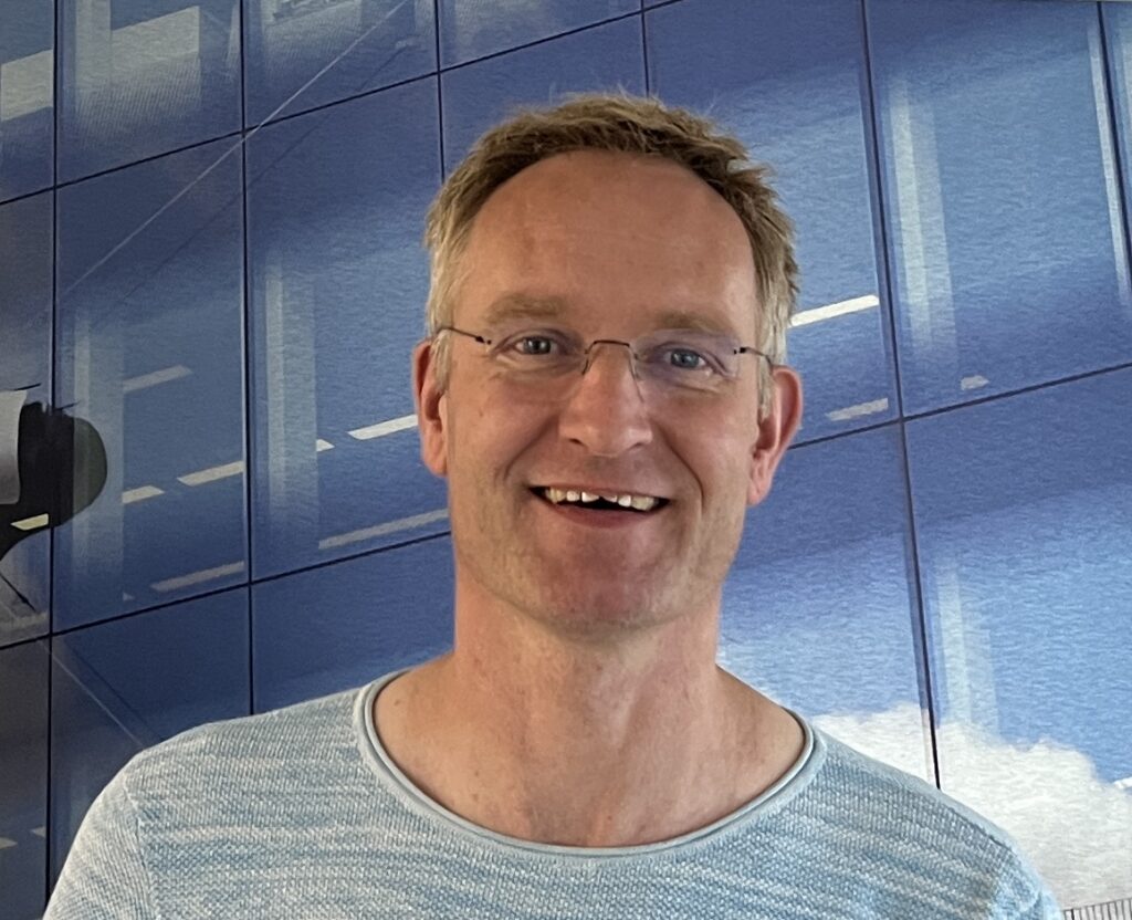 About Kite Robotics: Innovative Glass & Facade Cleaning Robots