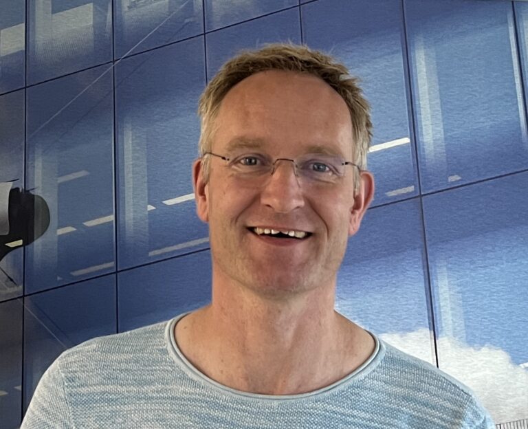 About Kite Robotics: Innovative Glass & Facade Cleaning Robots