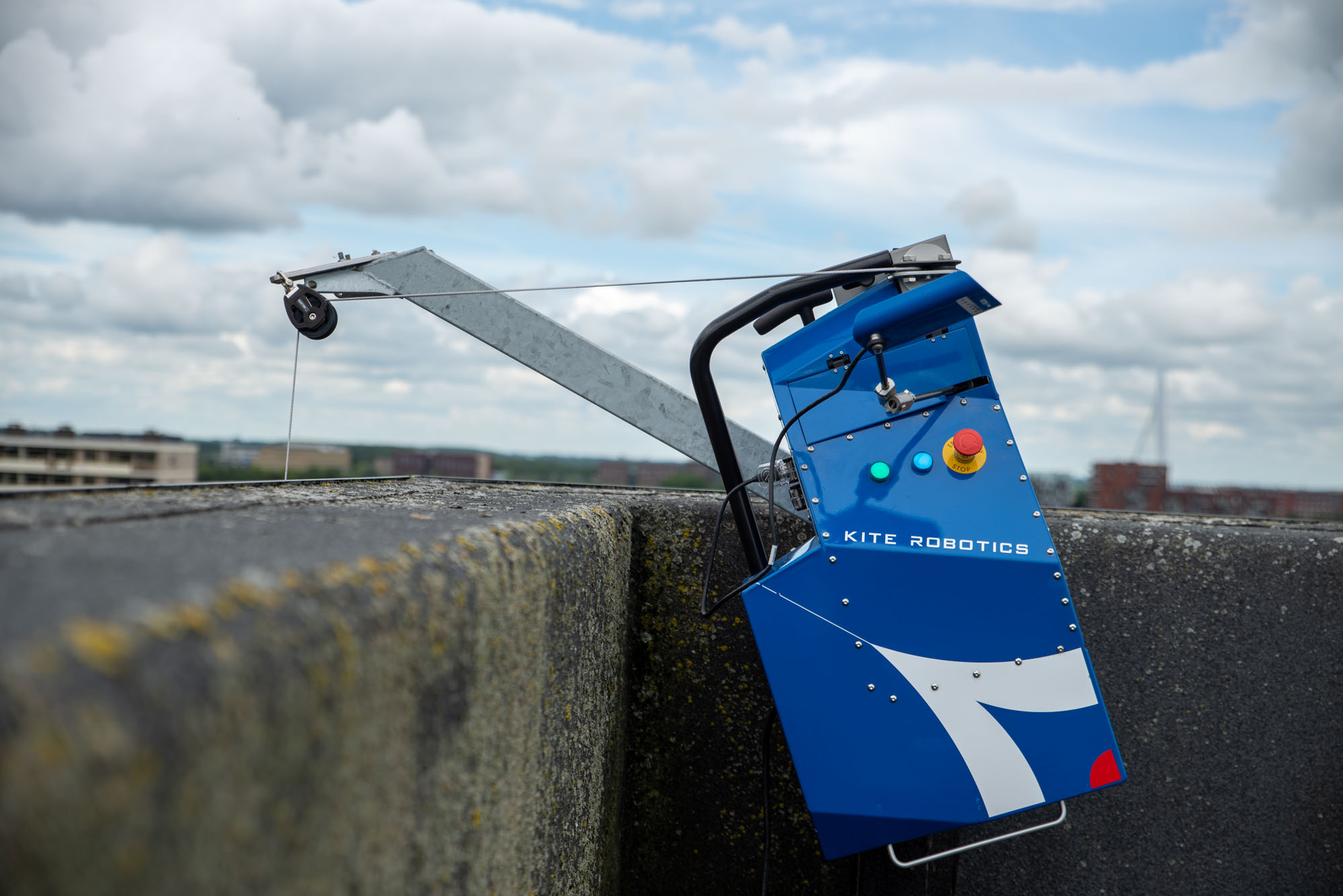 The technology behind our window cleaning and facade cleaning robots